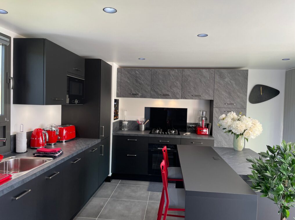 Réalisations Cuisine noir extra mat - COMERA Cuisines