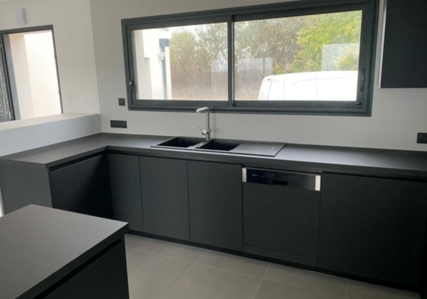 Comment aménager un meuble d'angle dans une cuisine ? - COMERA Cuisines